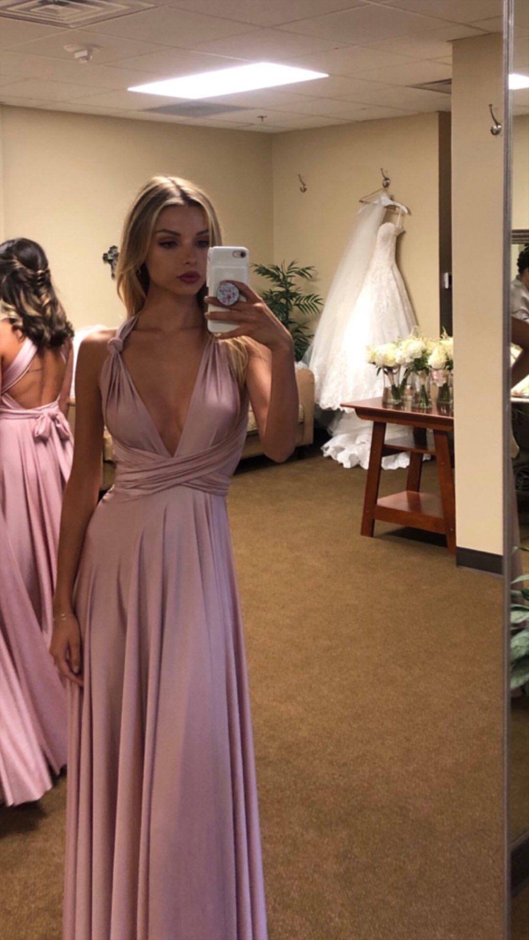 Madi Teeuws Pink Dress Scrolller 9223