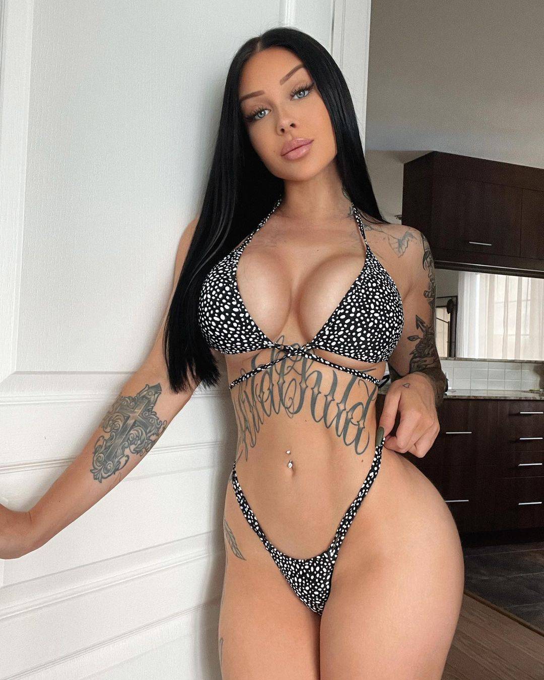 Valerie Valerie C Scrolller