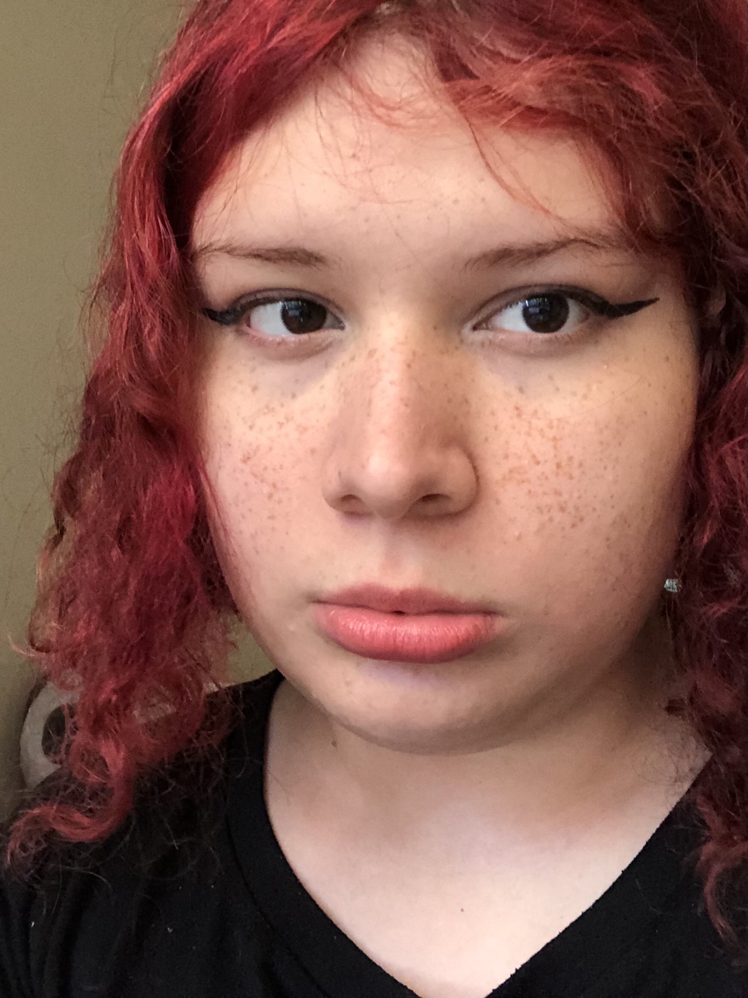 make me cry, transfemme 18 | Scrolller