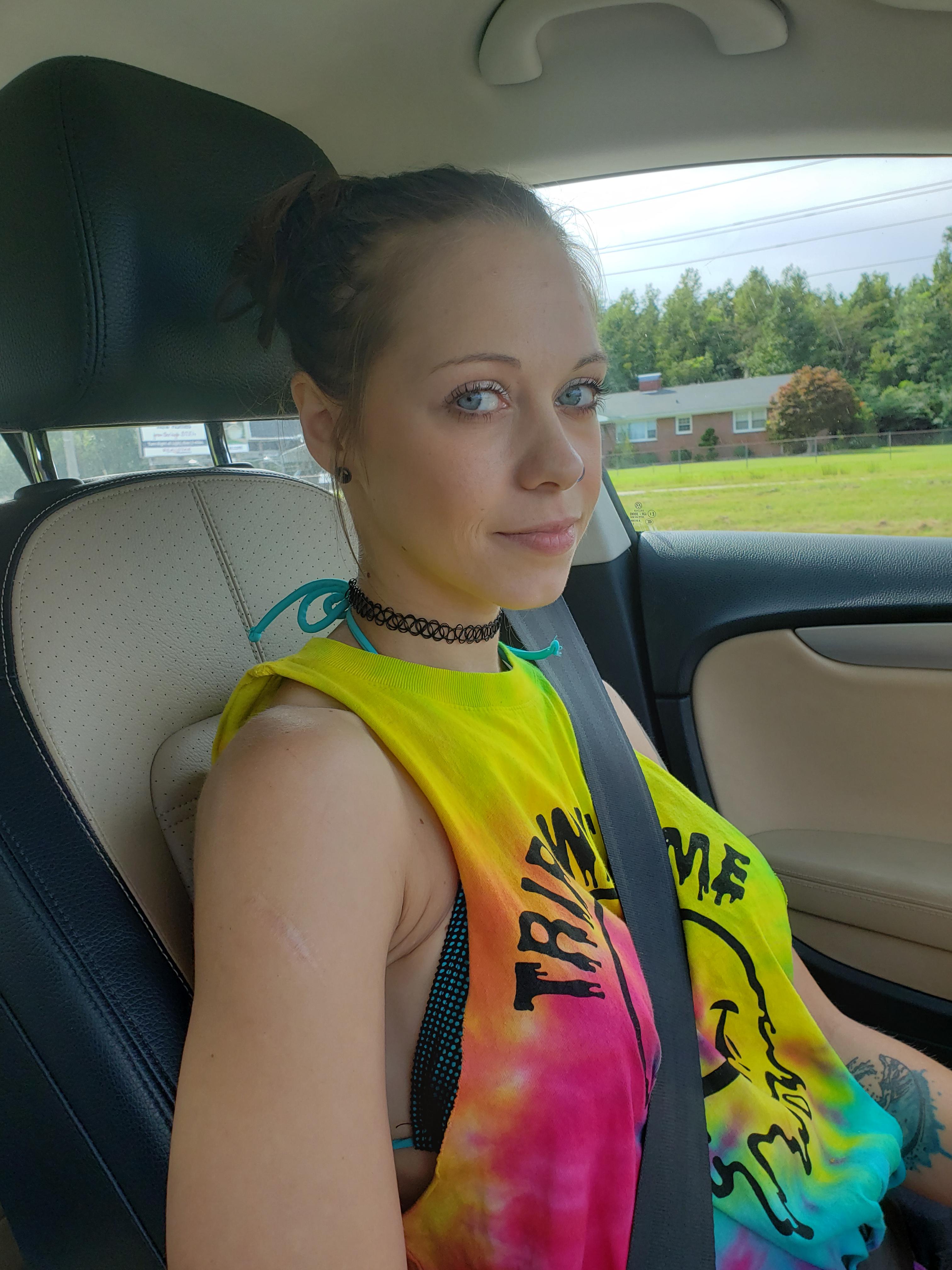 Make these eyes roll back when you bust your load.. | Scrolller