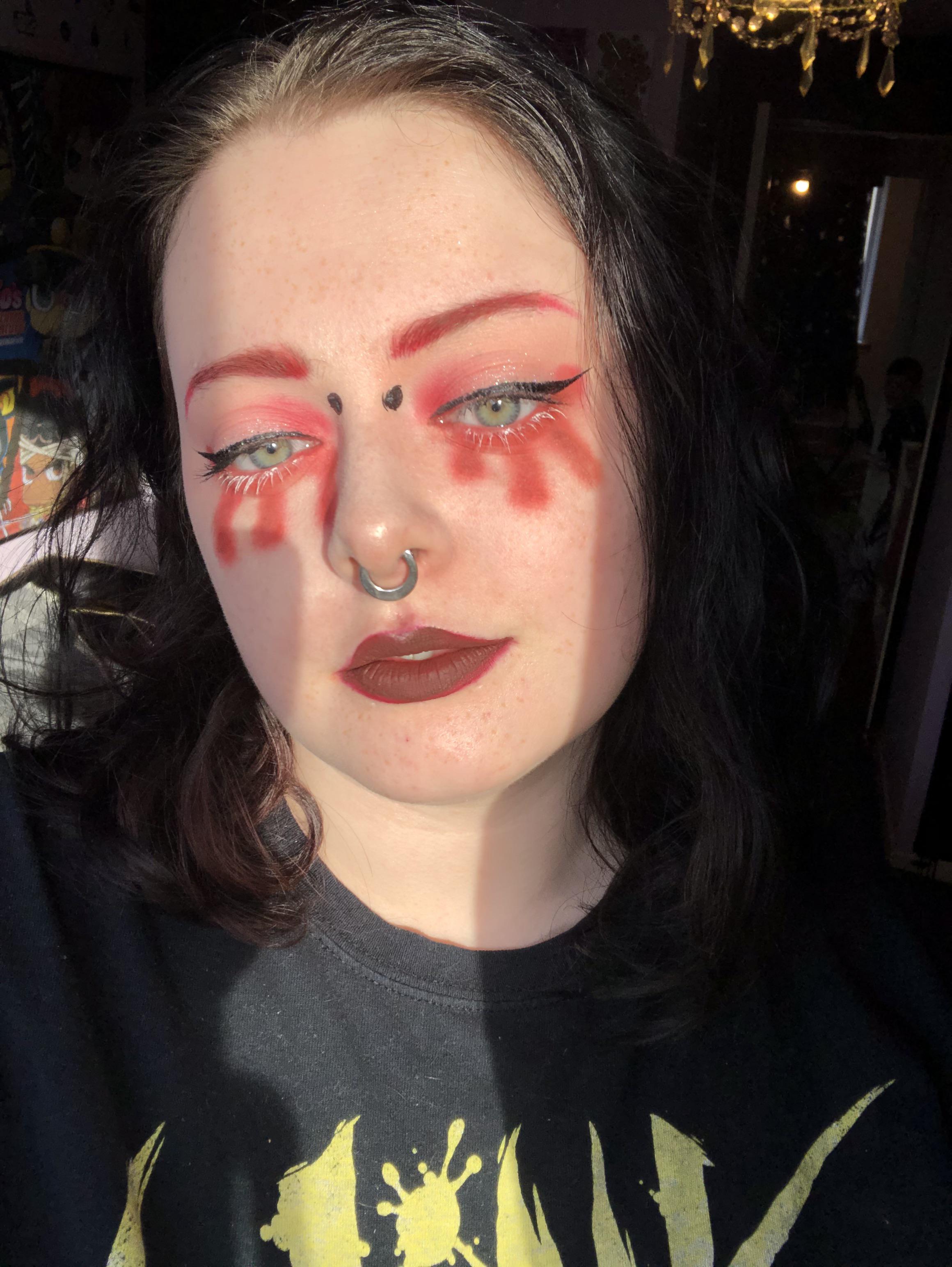 Makeup brings me joy | Scrolller