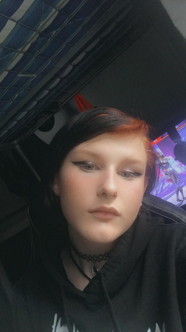 Makeup: Done :) | Scrolller