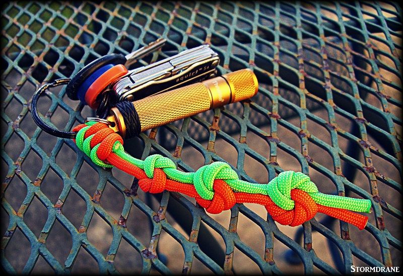 Mandala knot paracord keychain/keyring/keyfob Leatherman Squirt S4, Thrunite Ti LED Flashlight ...