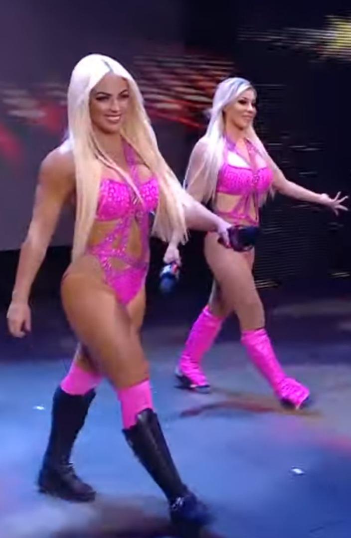 Mandy and Dana look so hot in their new ring gear 😍🤩 | Scrolller