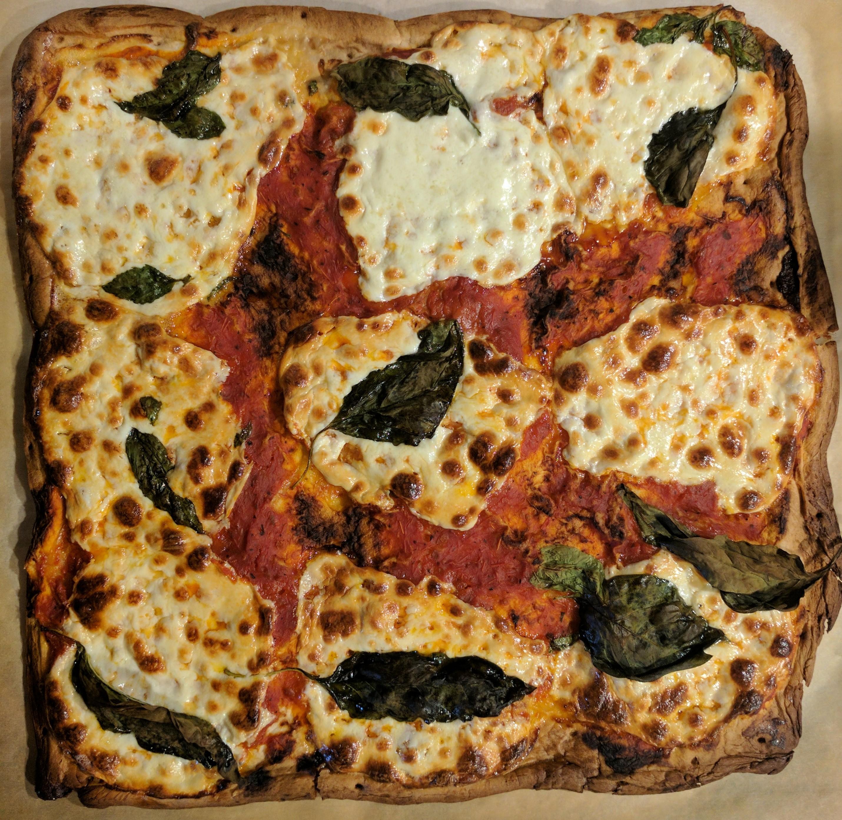 Margherita "flatbread" | Scrolller