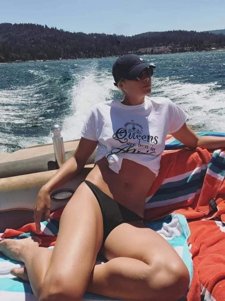 Maria in barca | Scrolller