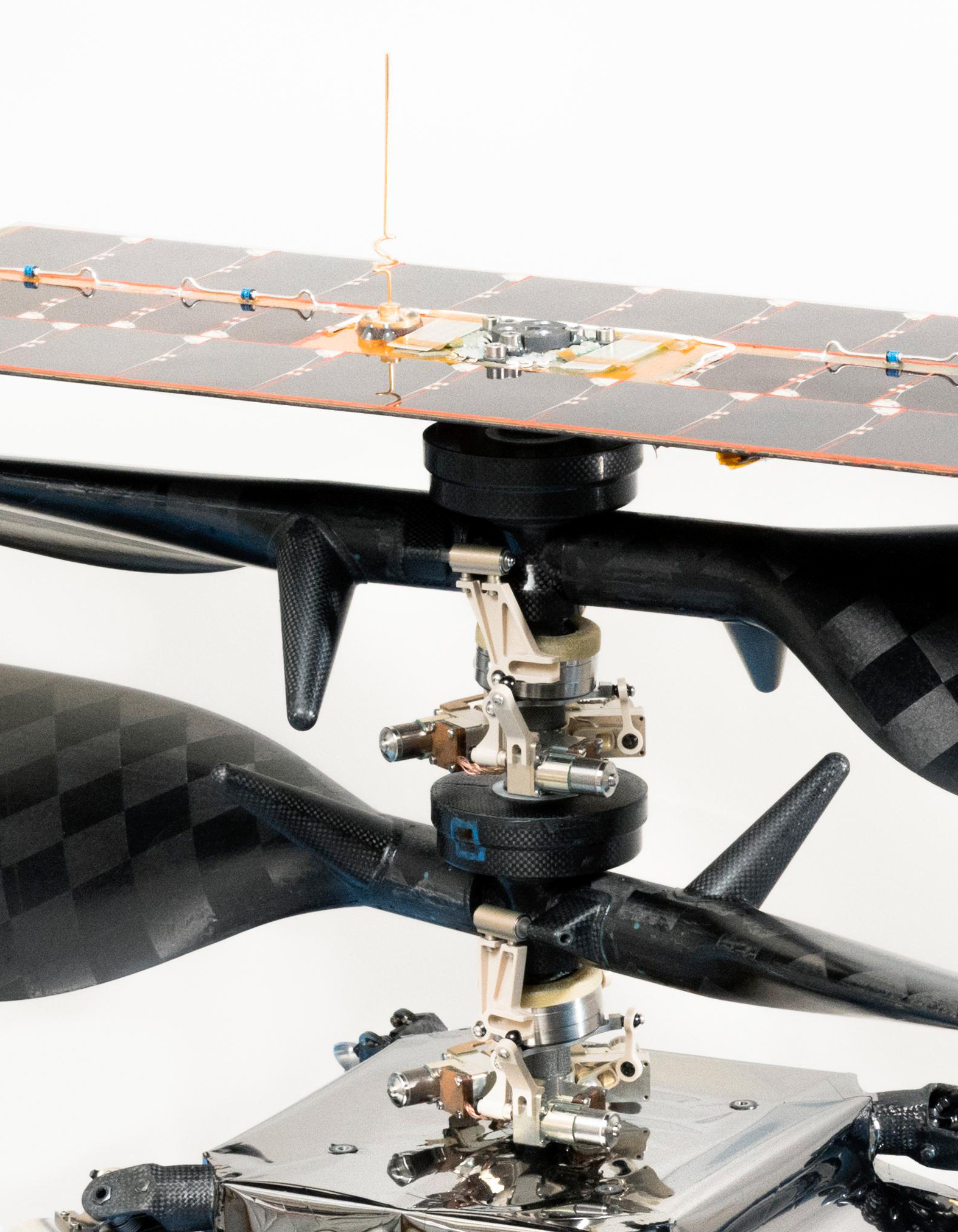 Mars helicopter rotor head detail | Scrolller