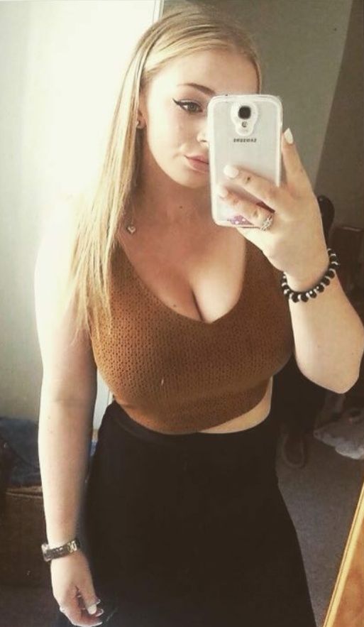 Massive rack on this blonde | Scrolller