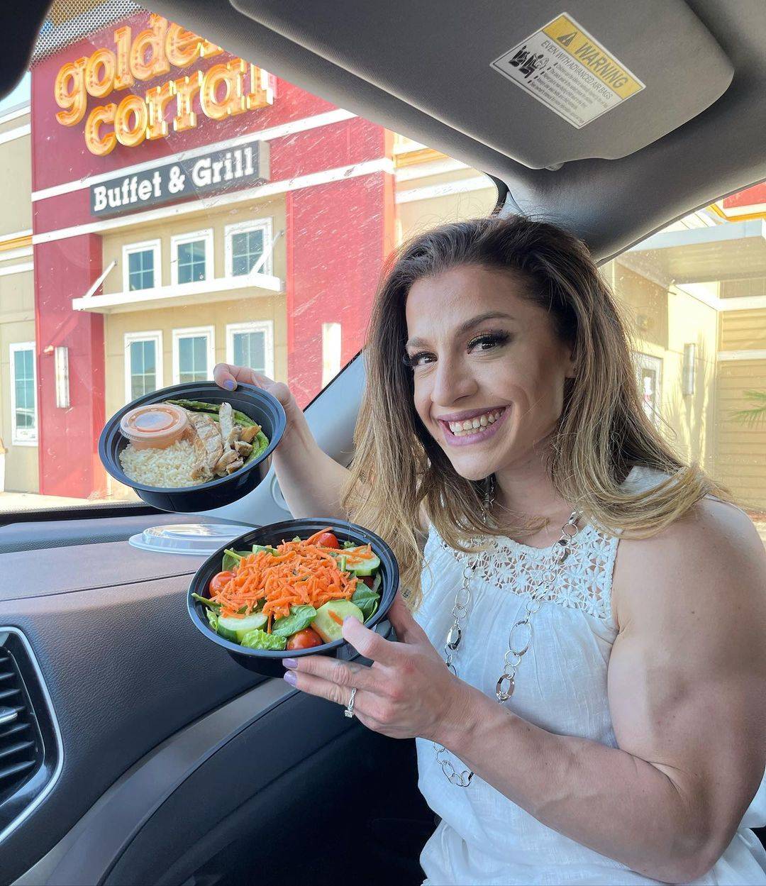 Massive Thick Arms And A Beautiful Smile Scrolller