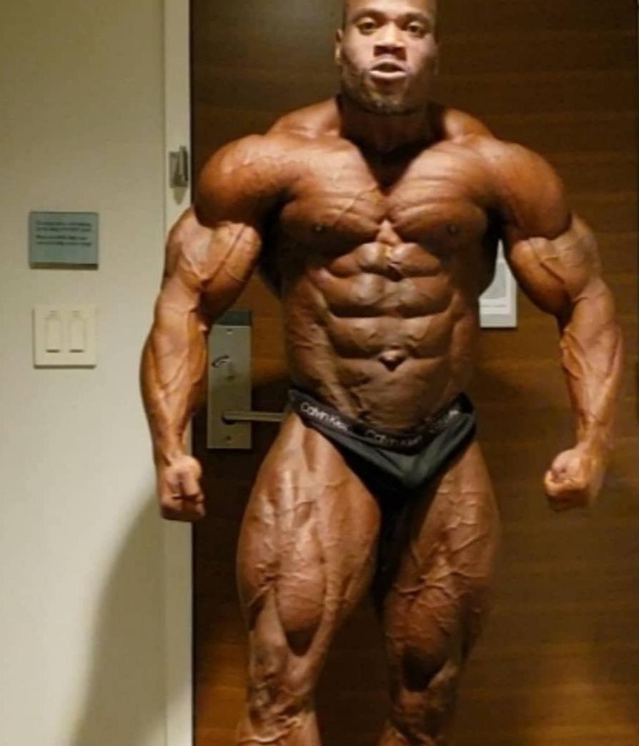 Maxx Charles | Scrolller