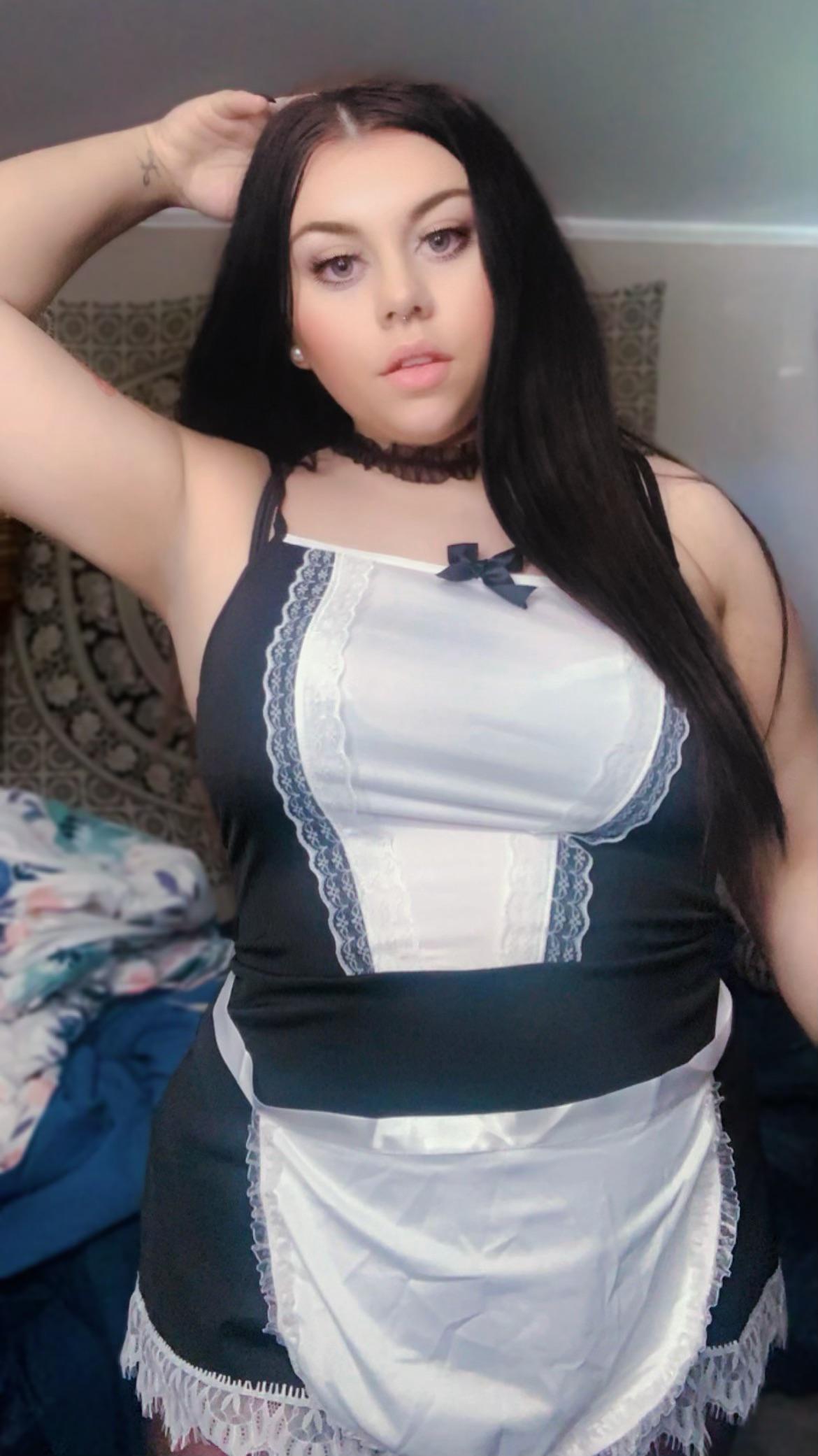 May I Be Of Service 🧹🖤 Scrolller
