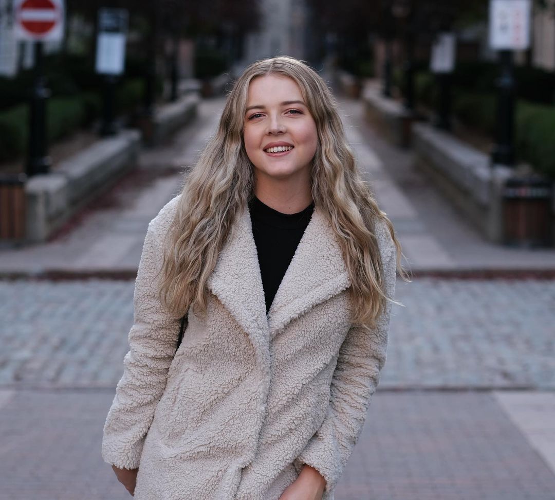 Maya Henry | Scrolller