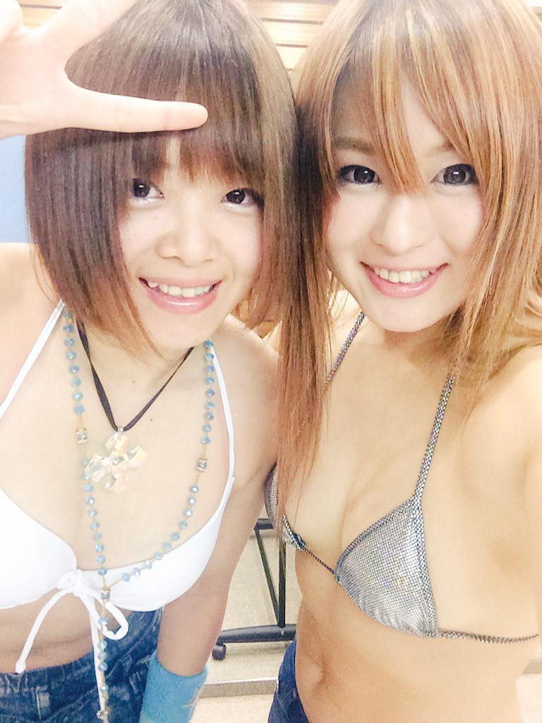 Mayu Iwatani & Io Shirai | Scrolller