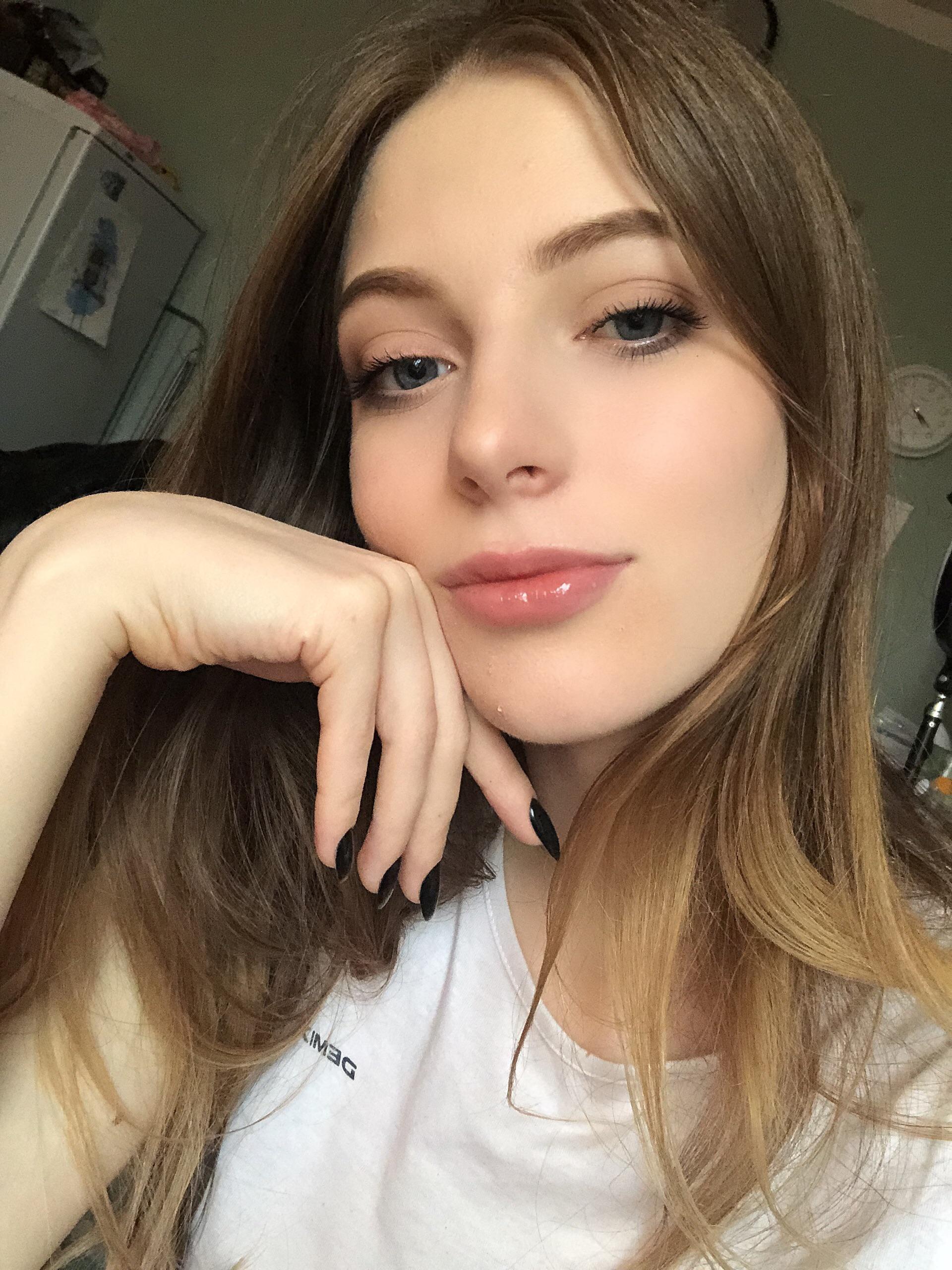Me🥰 Scrolller