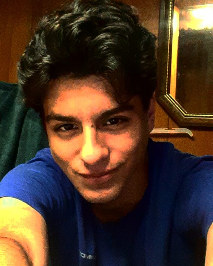 Me smiling | Scrolller