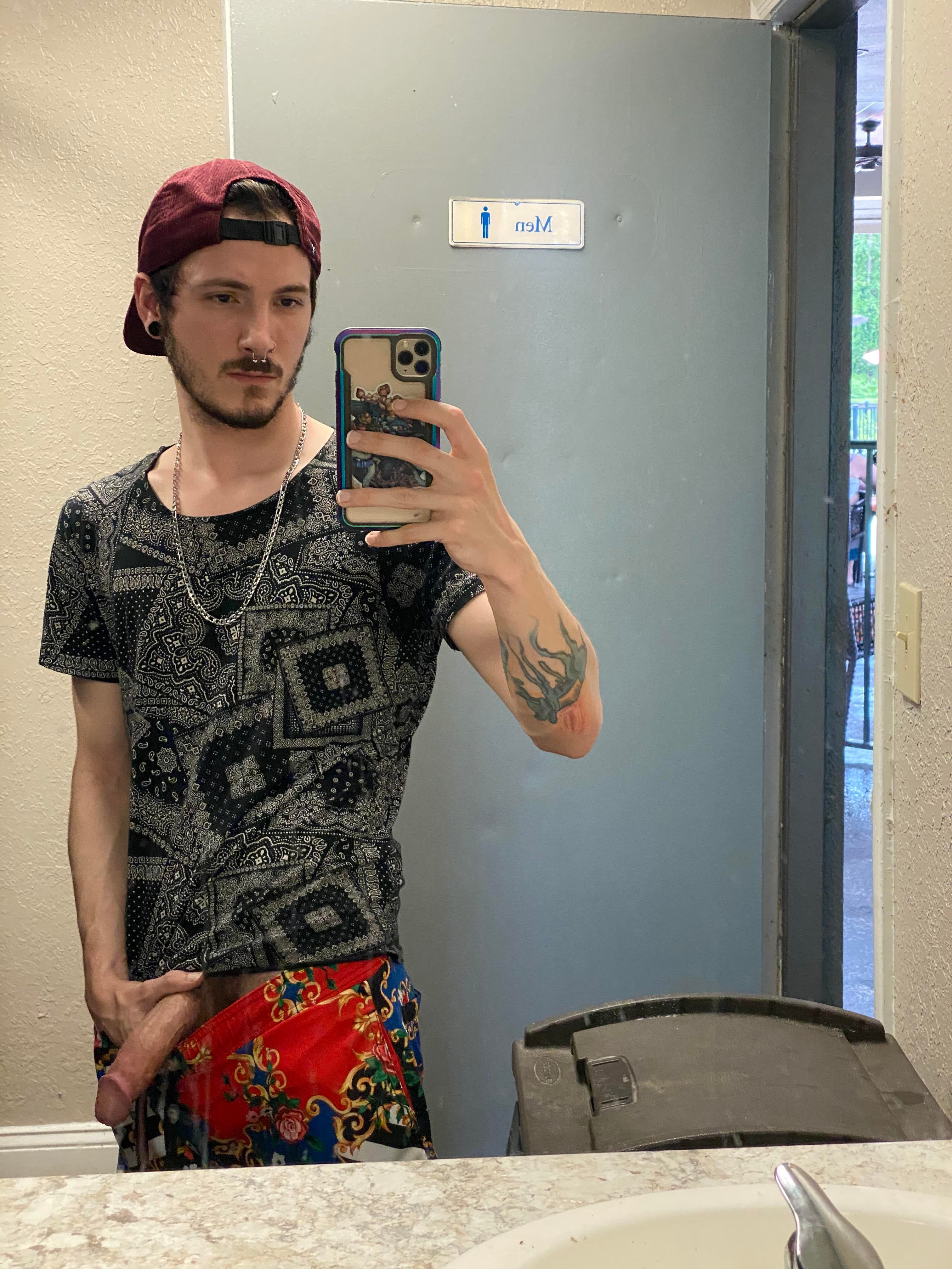 Meet him in the bathroom | Scrolller