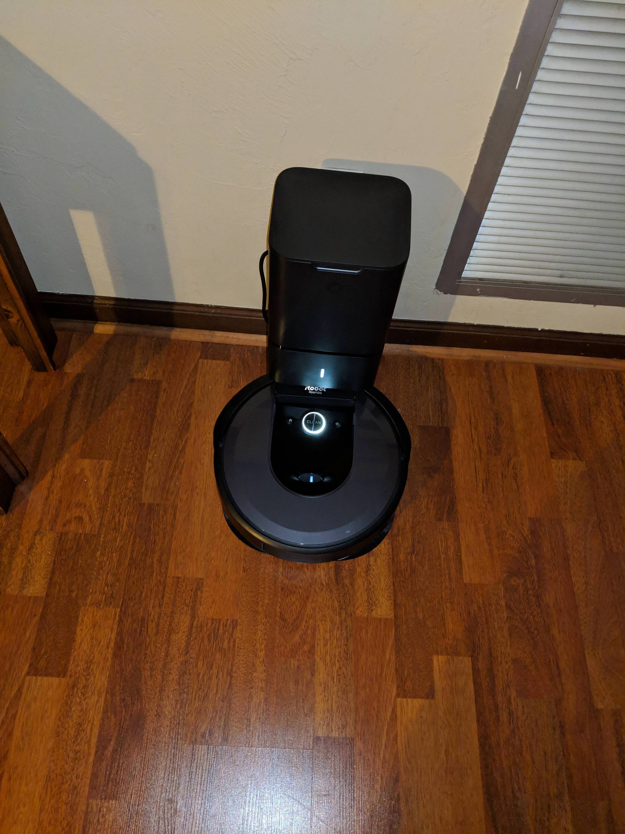 Meet Rosie our newest member of the family and first Roomba. | Scrolller