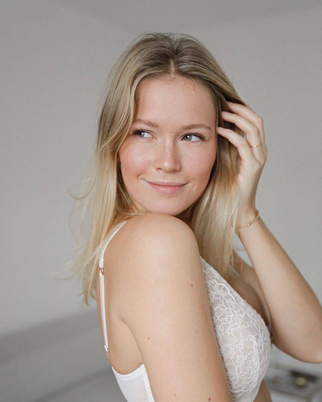 Melanie Kroll | Scrolller