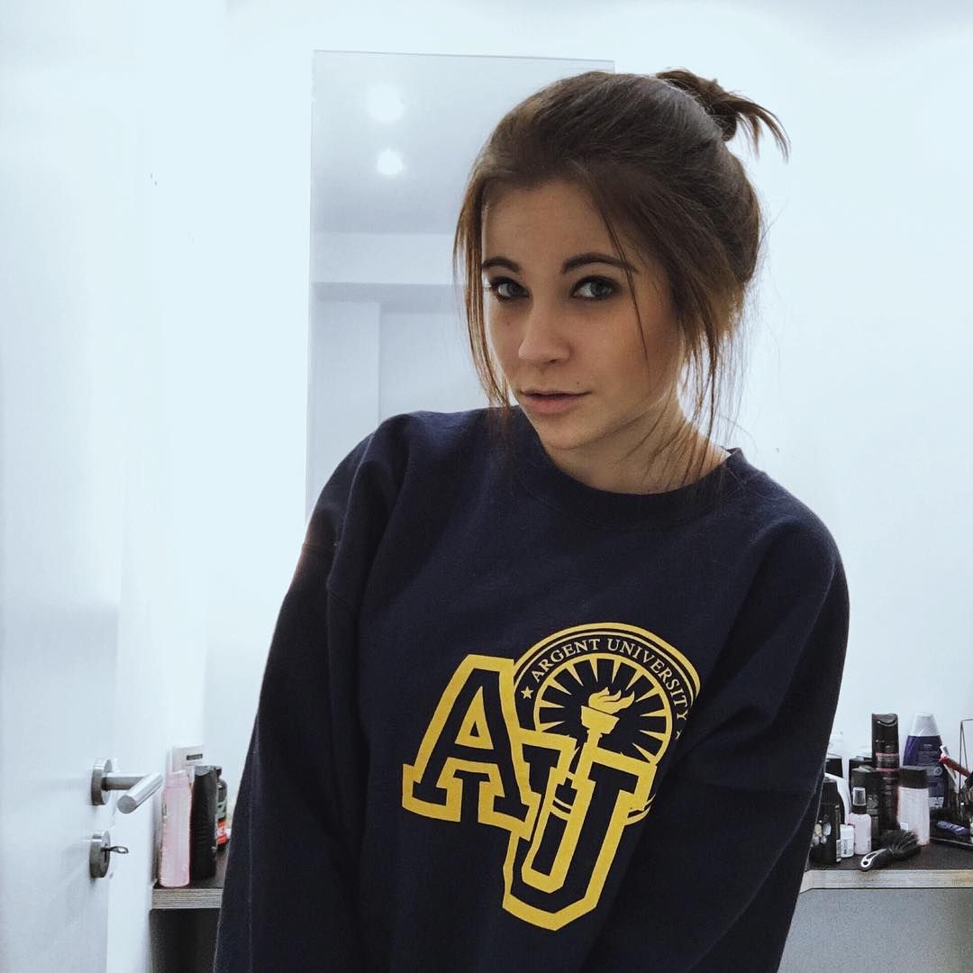 Melina Sophie | Scrolller