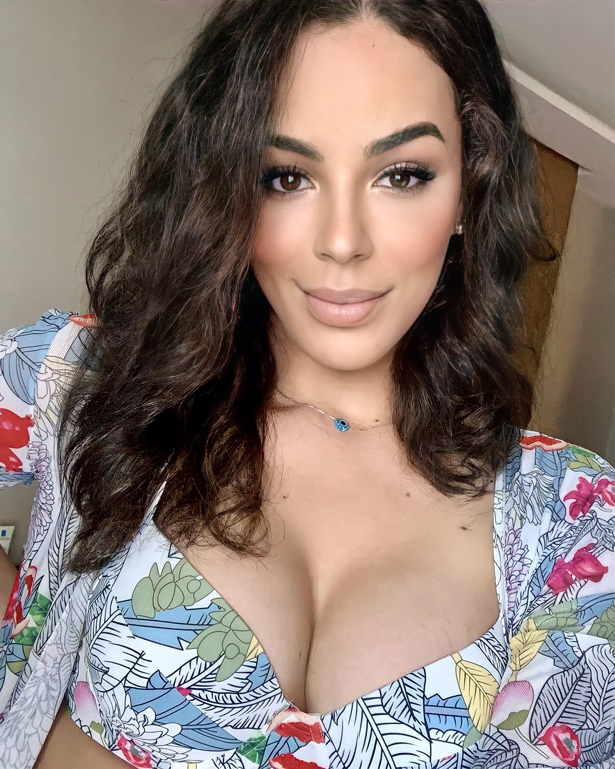 Melissa Paixao | Scrolller