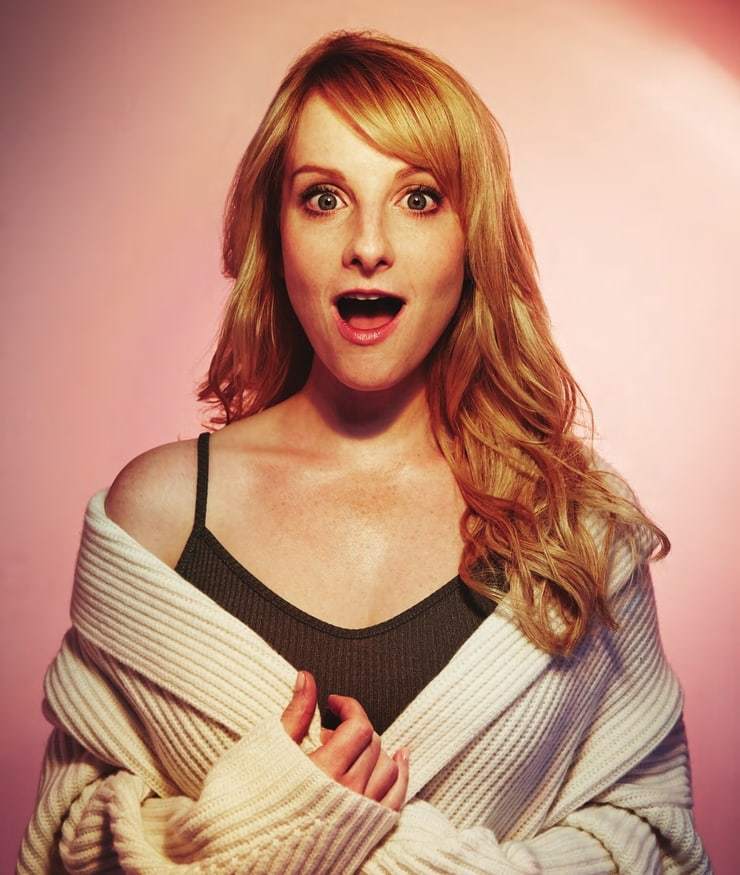 Melissa Rauch Scrolller