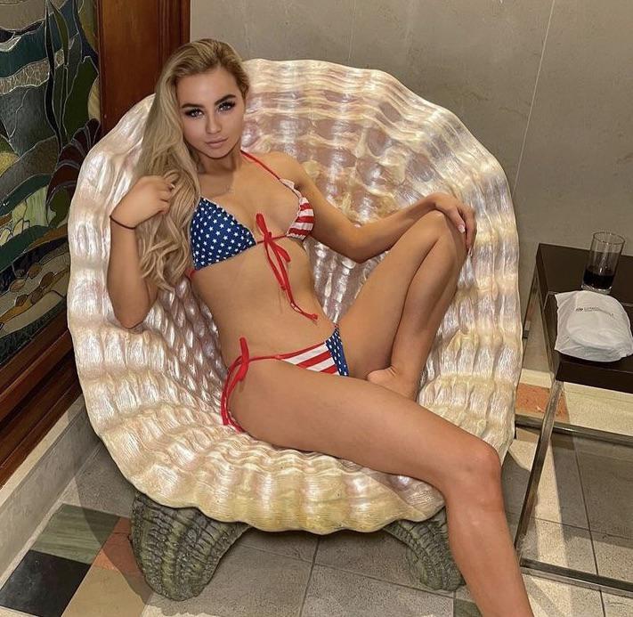 Melissa Reeves | Scrolller