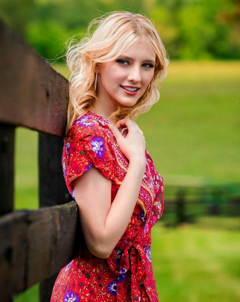 Melody Marks | Scrolller