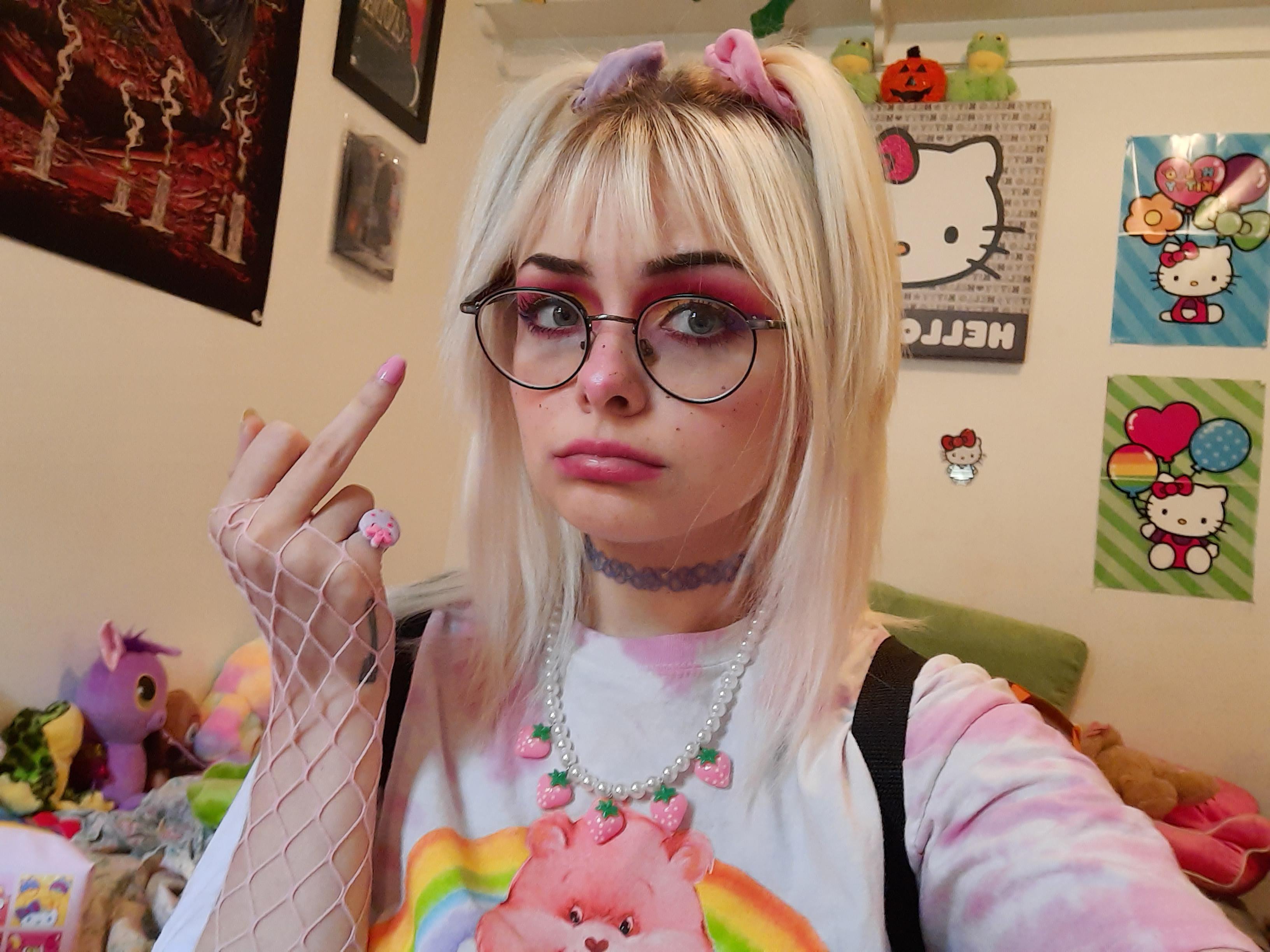 meow :'3 | Scrolller