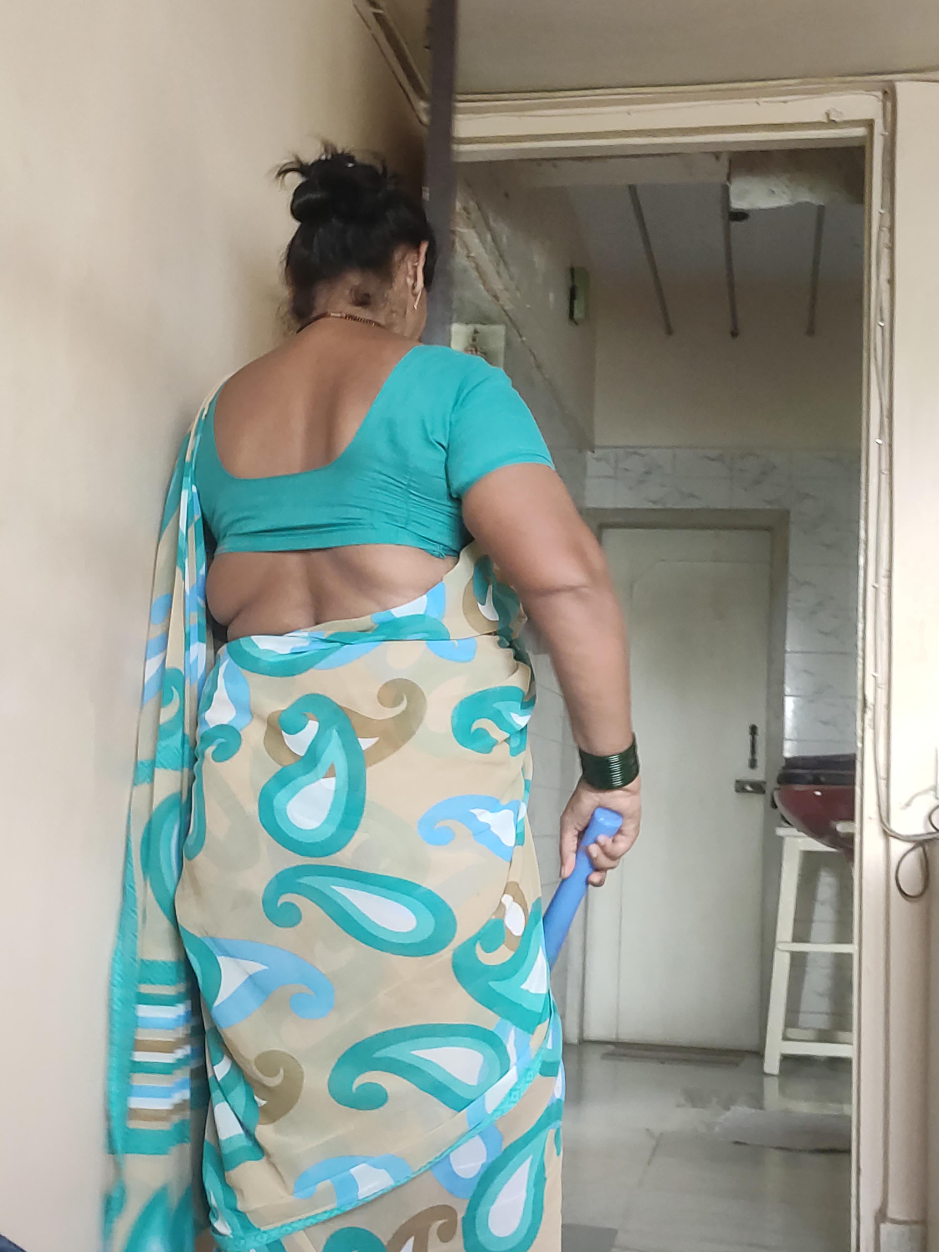 Meri kaamwali ko thokna hai | Scrolller