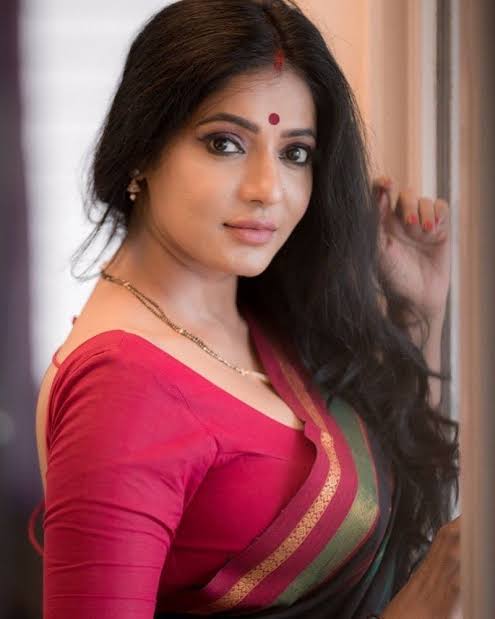 Meri randiii maa ke chuche blouse faad ke kaun chusega | Scrolller