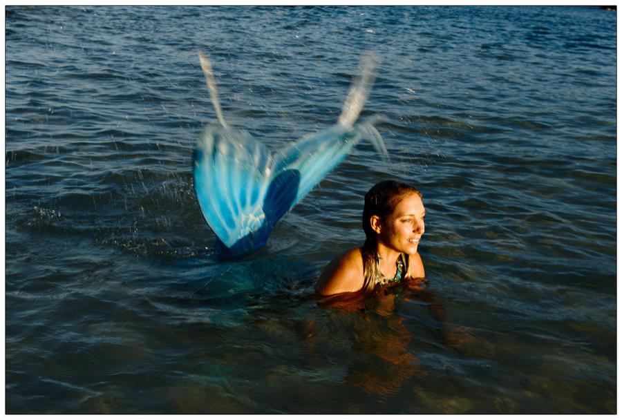 Mermaid propulsion | Scrolller