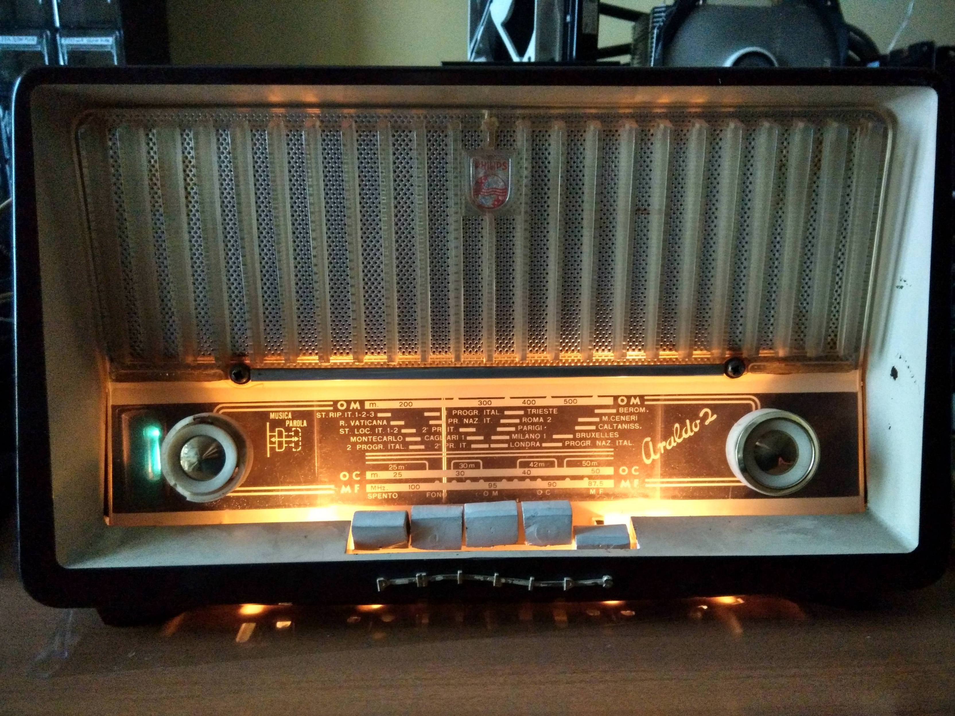 Merry Christmas at everyone! (Yes the radio works!) | Scrolller