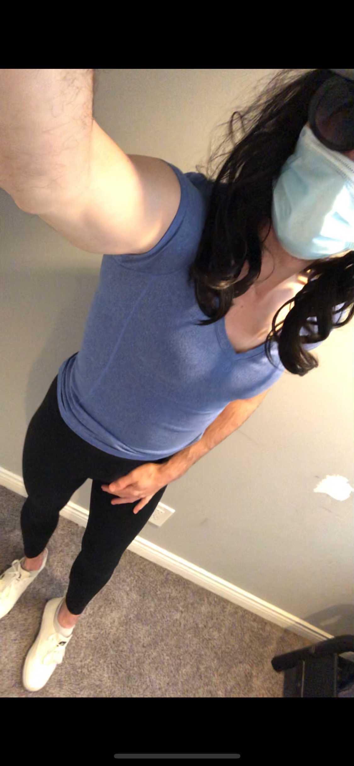 Hit me up if you wear yoga pants 🙈 | Scrolller