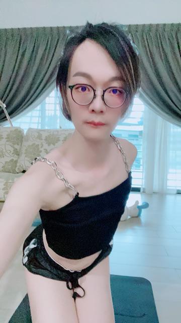 metal strap looks cool | Scrolller