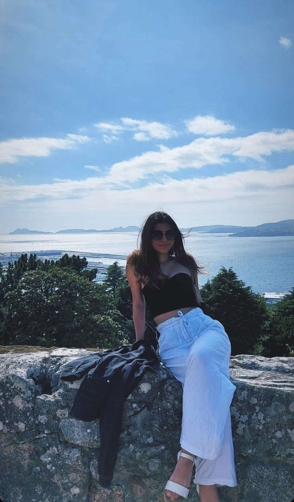 Mi prima, que le harian? | Scrolller