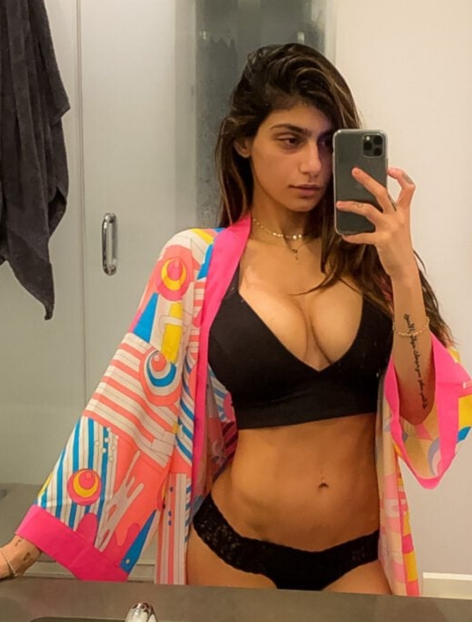 Mia Khalifa | Scrolller