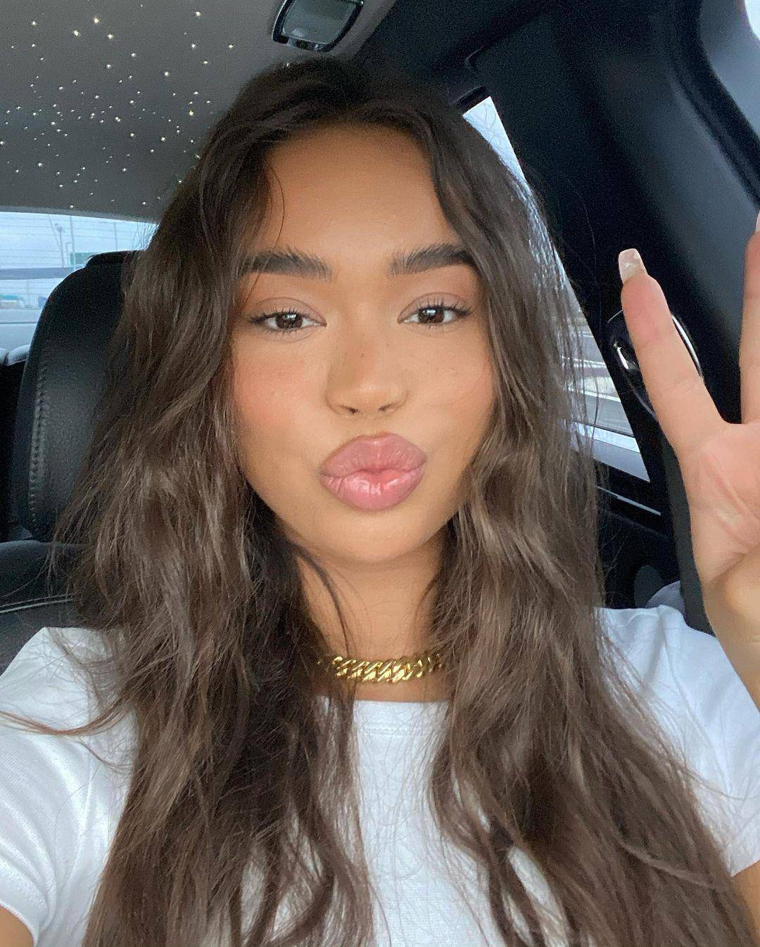 Michelle Domingos perfect lips | Scrolller