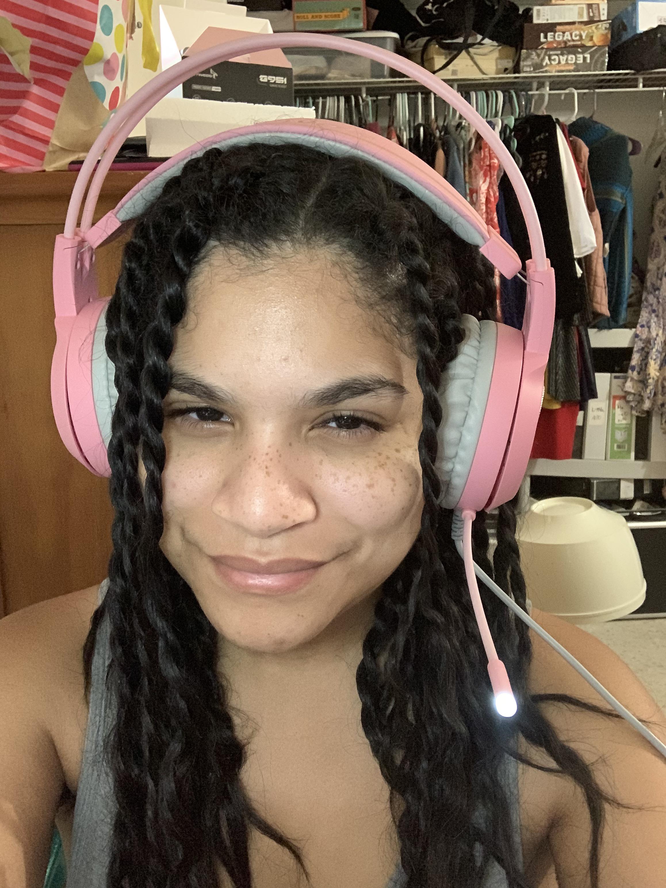 Mid class selfie | Scrolller