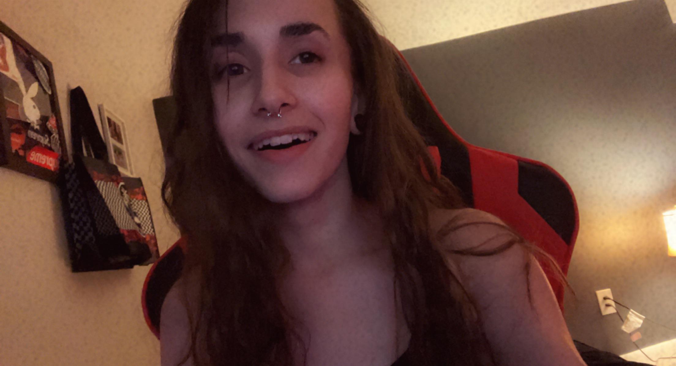 mid laughing smile xx hope you have a great week love! 🖤 | Scrolller