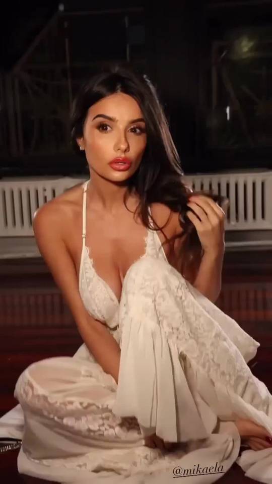 Mikaela Hoover | Scrolller