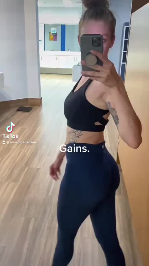 Milf gym gains 😇 | Scrolller