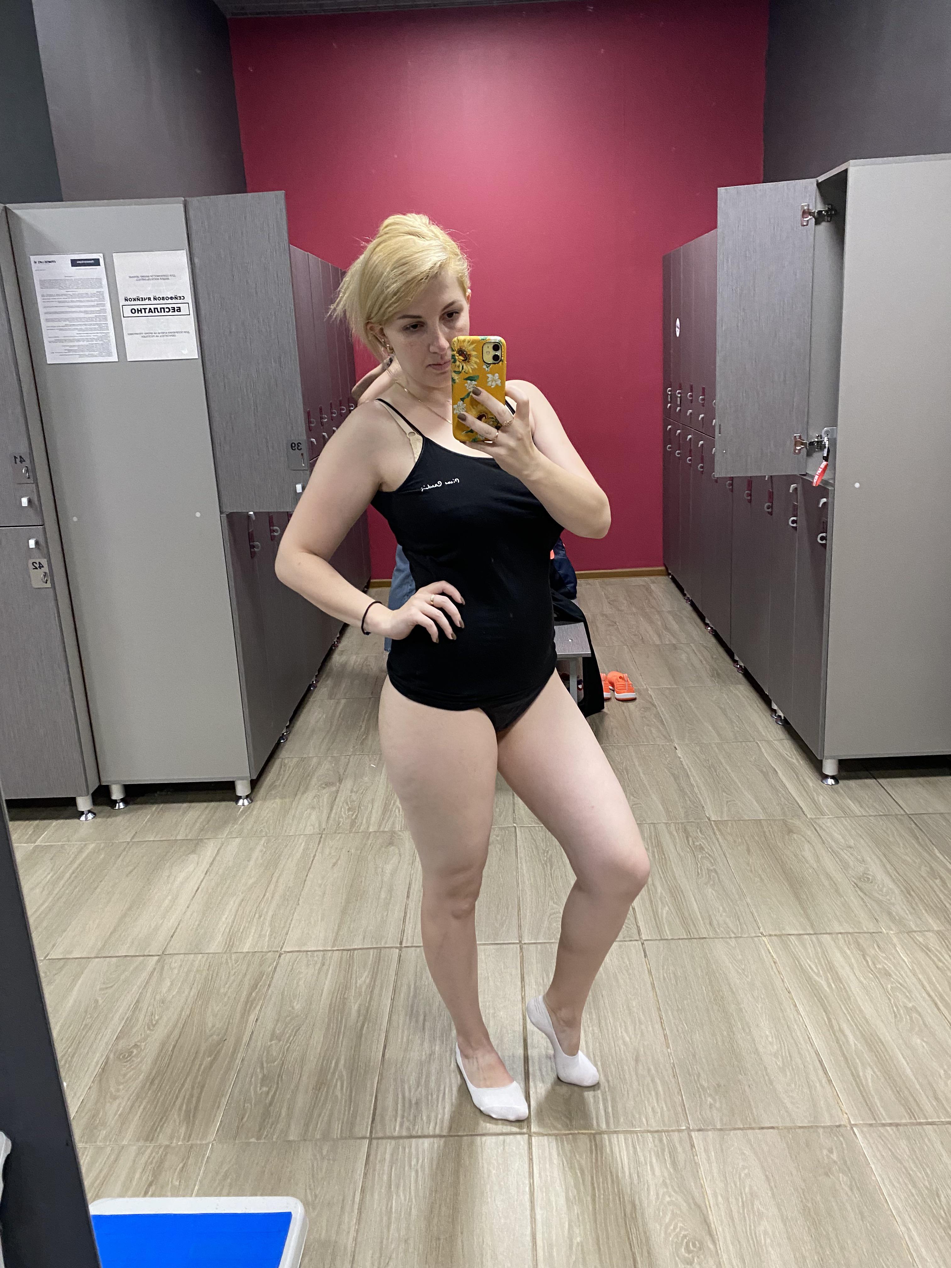 Milf improves her body👅 | Scrolller