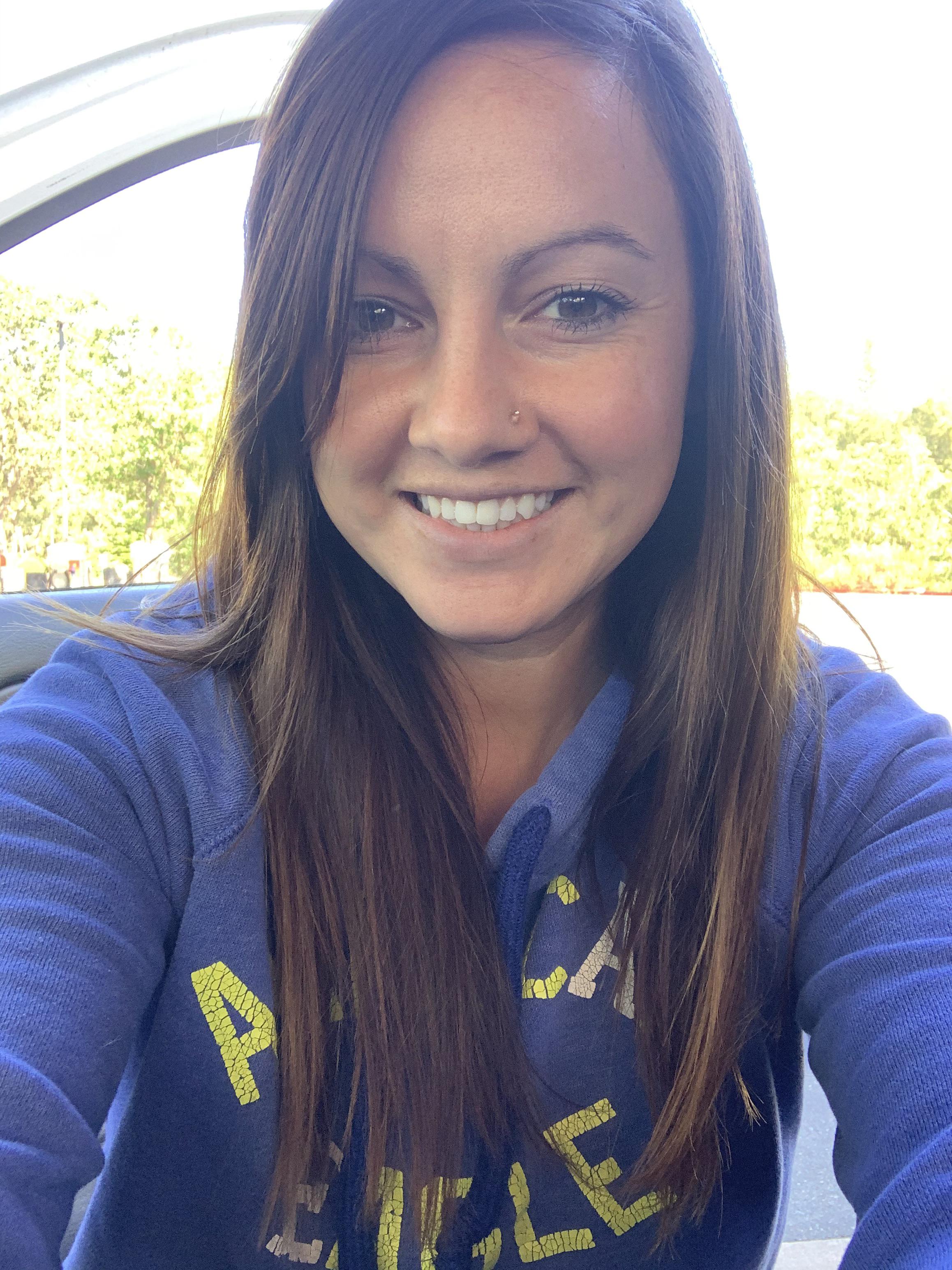 Milf next door 😏 | Scrolller