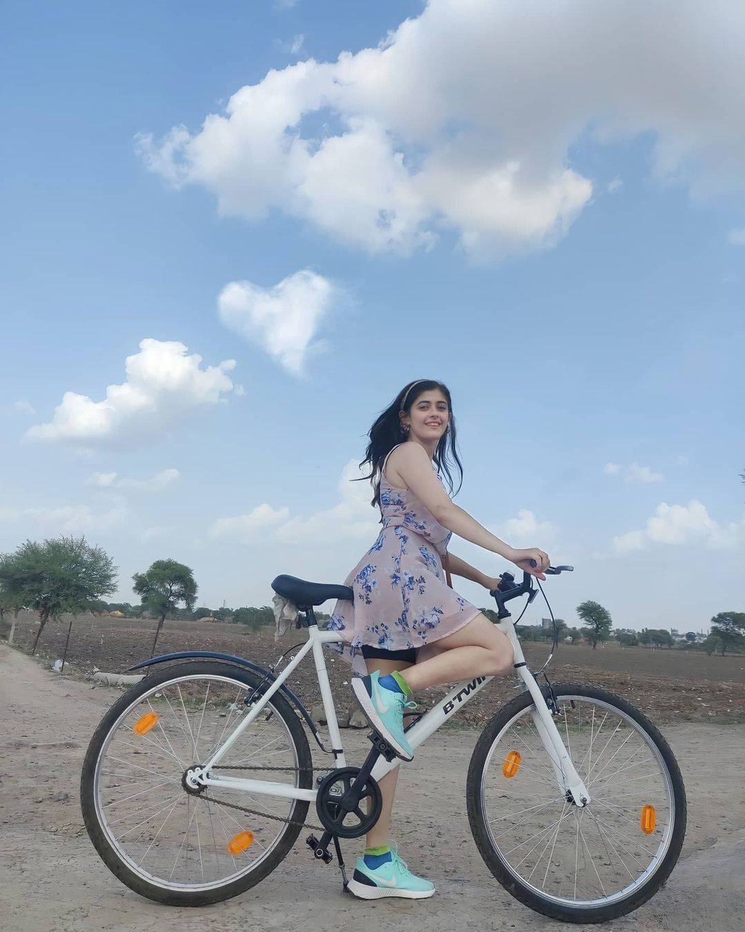 Milky Thighs of Urvi Singh Drives you Mad | Scrolller