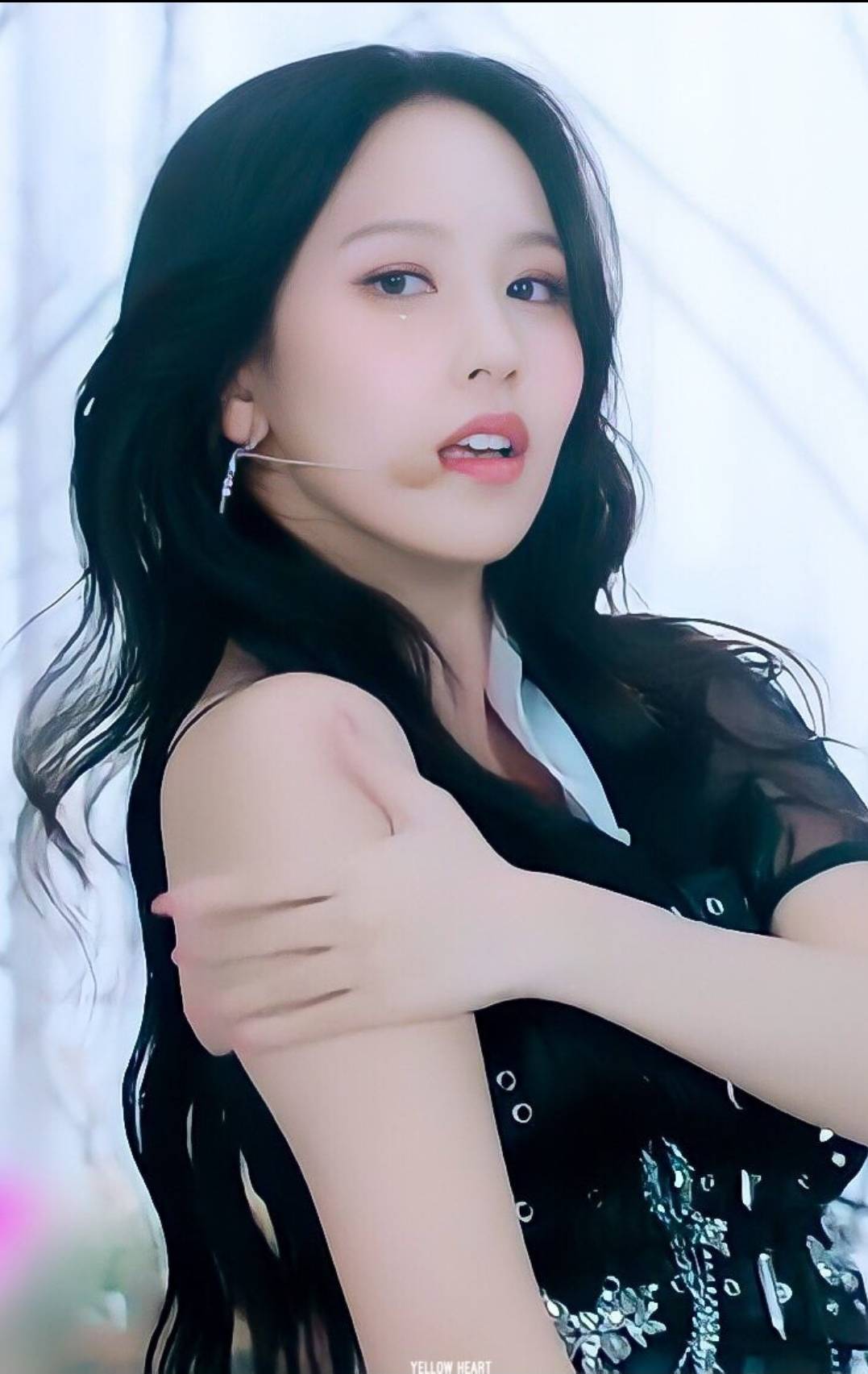 Mina - black top, cry for me | Scrolller