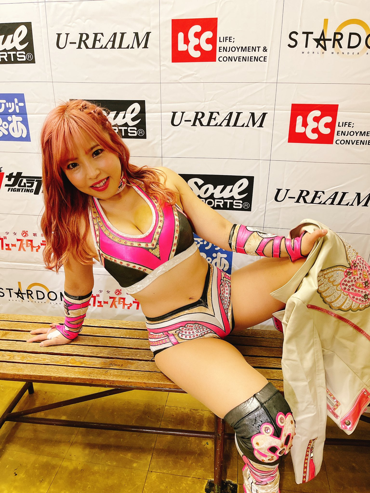 Mina Shirakawa | Scrolller