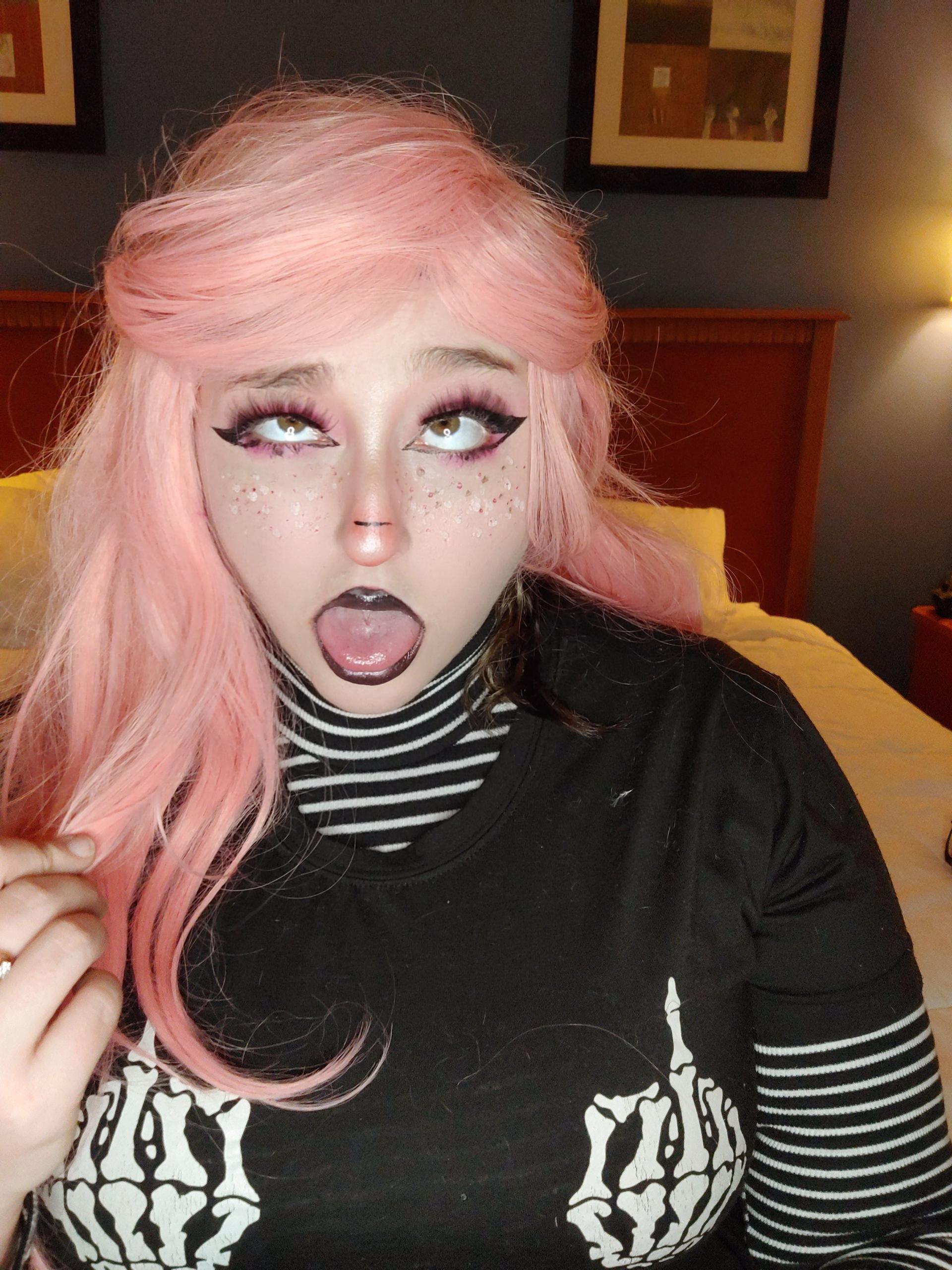 Mindbreak this egirl uwu | Scrolller