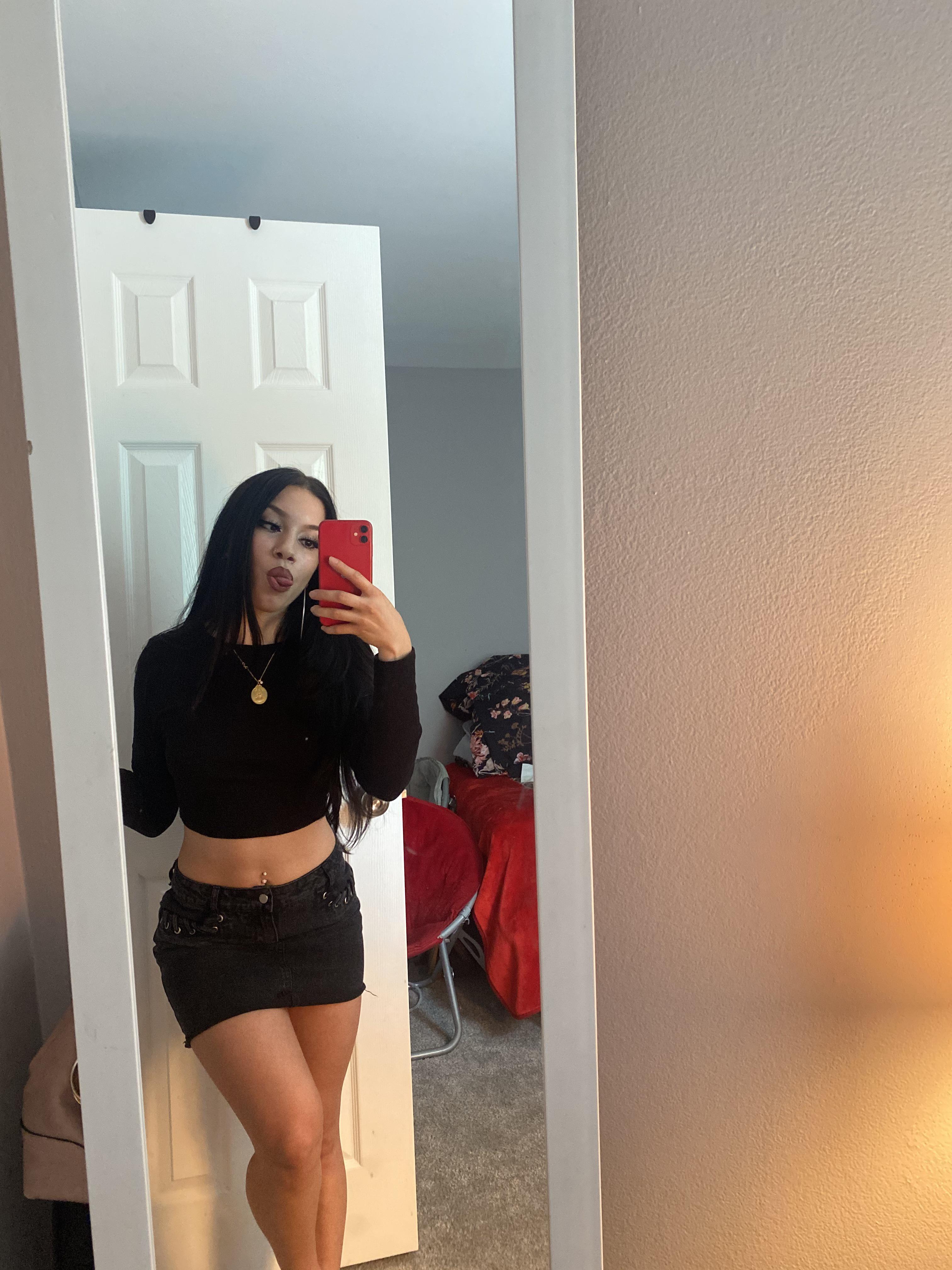 Mini skirts> | Scrolller