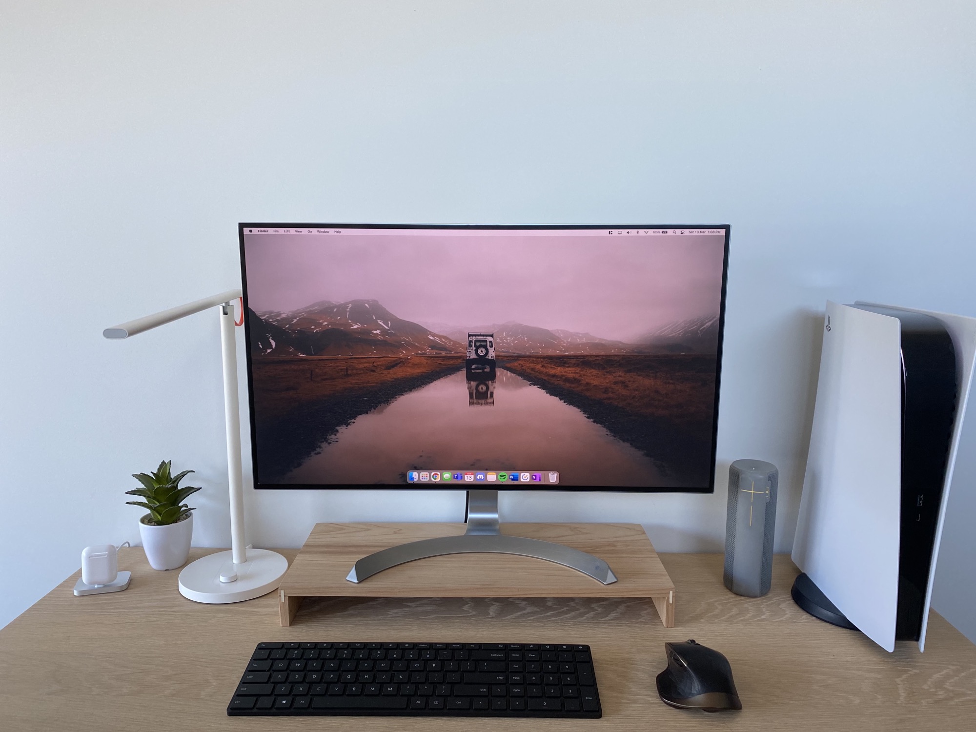 Minimal. | Scrolller