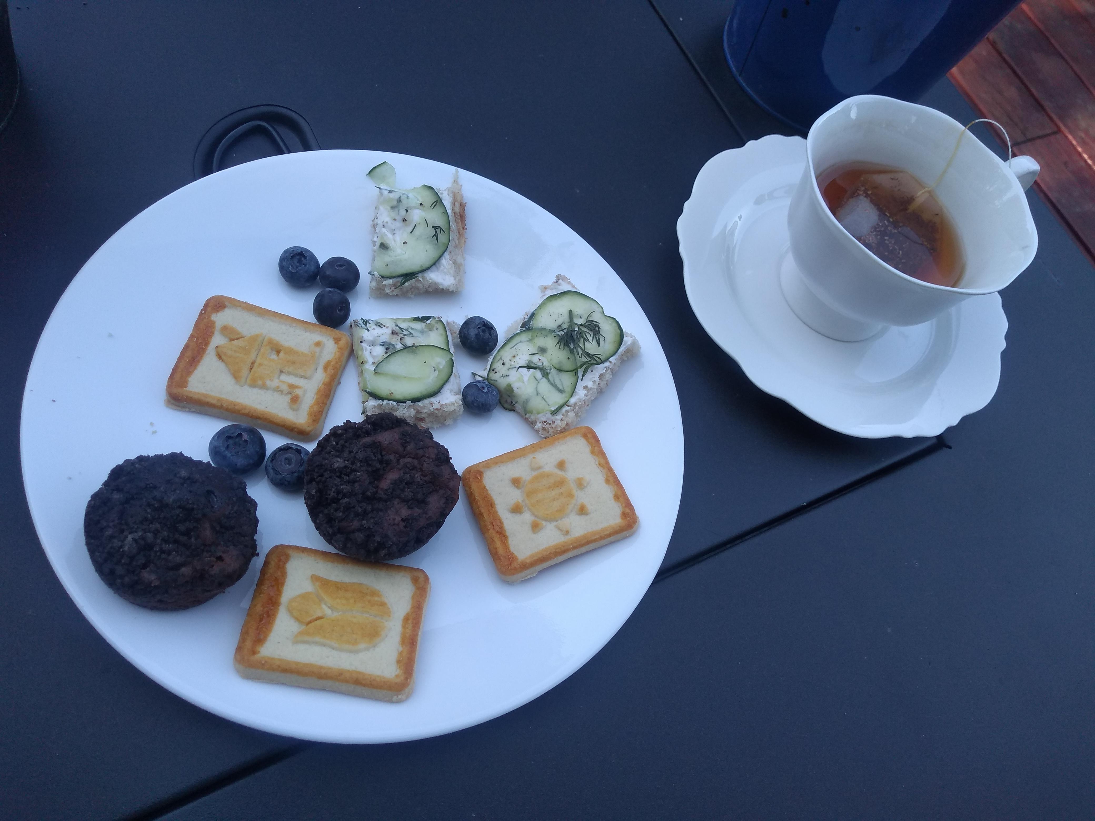 Minimalist Afternoon Tea | Scrolller